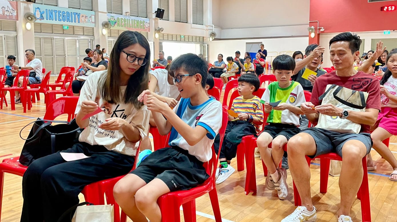 育能小学举办双亲节活动 分享如何运用爱的五种语言 - 8world