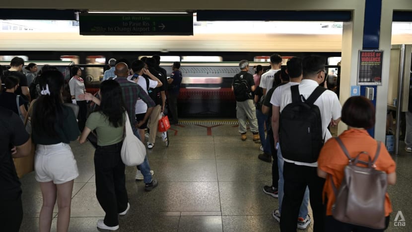 MRT disruption to continue into Thursday, no services between Jurong ...