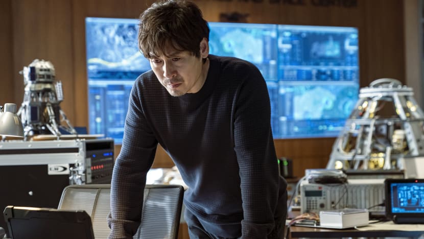 The Moon Review: EXO’s Doh Kyung-Soo Is Stranded In Space In Exciting ...