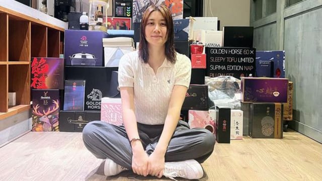 导演晒金马60入围礼品 网友惊呆：好像下聘 - vibes by 8world