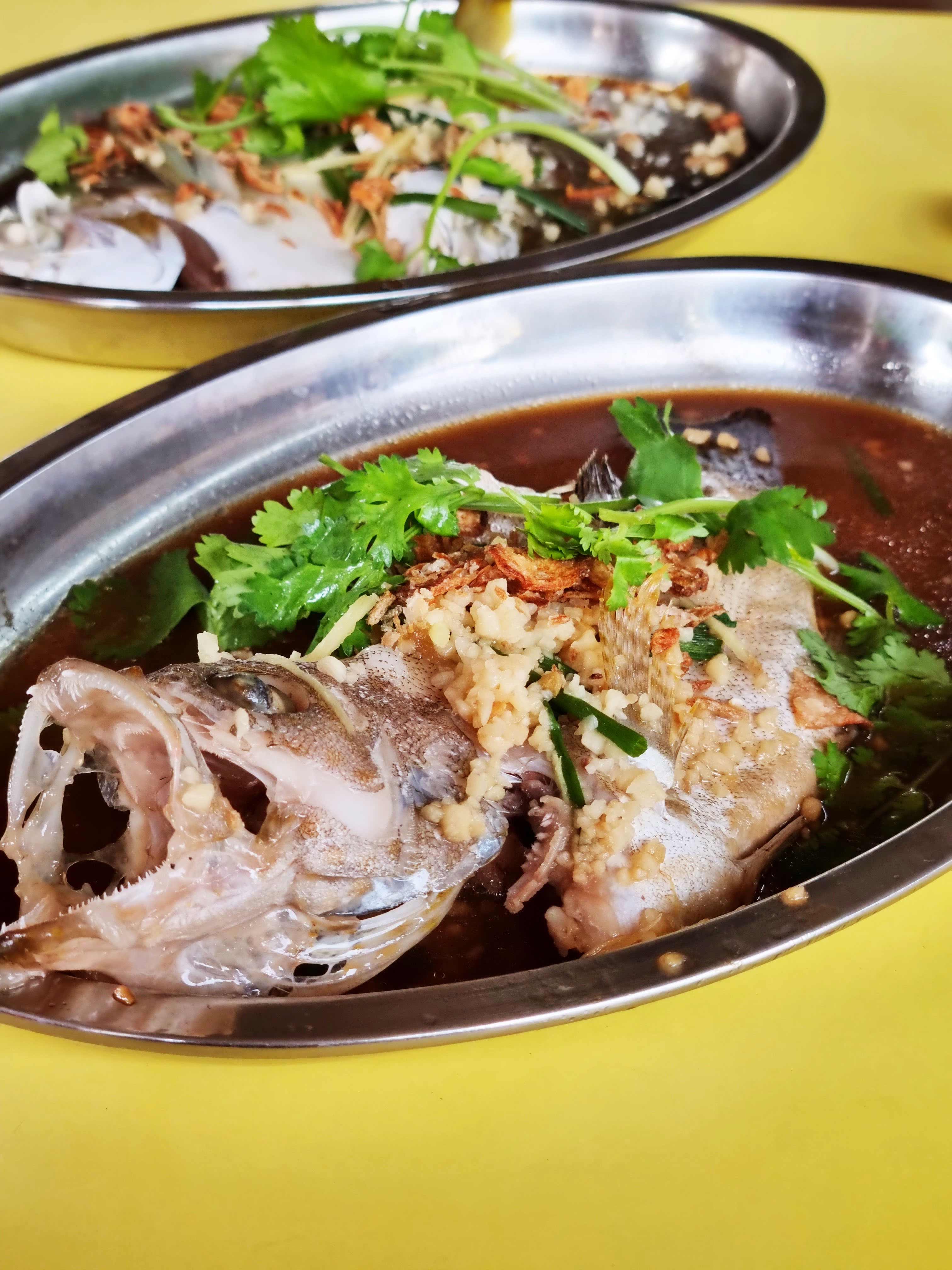 Fishmongers Open Hawker Stall Serving Affordable Steamed Seafood ...
