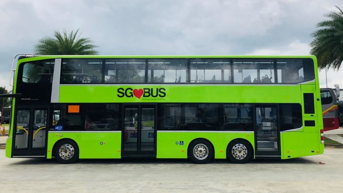 LTA to begin rolling out three-door double-deck buses in January - TODAY