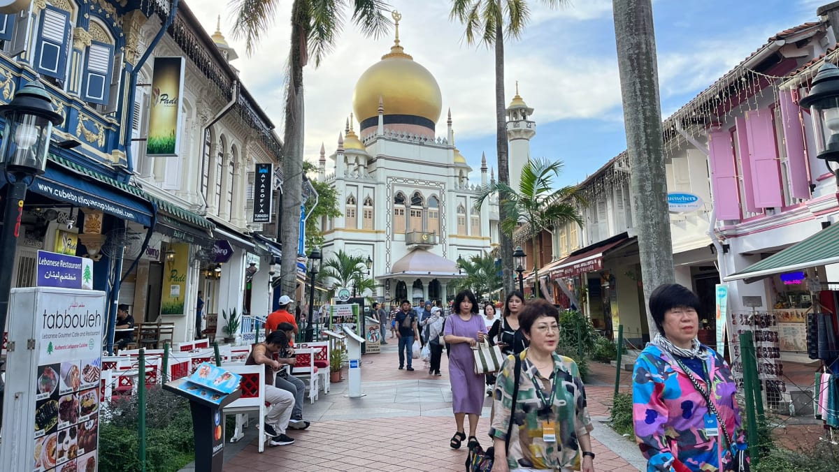 BERITA+: Perniagaan di Kampong Gelam kian rencam pasca-COVID; lebih ...