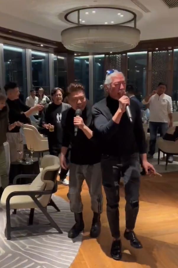 HK Actor Roy Cheung, 59, Wears Tight Black Turtleneck To A Party ...