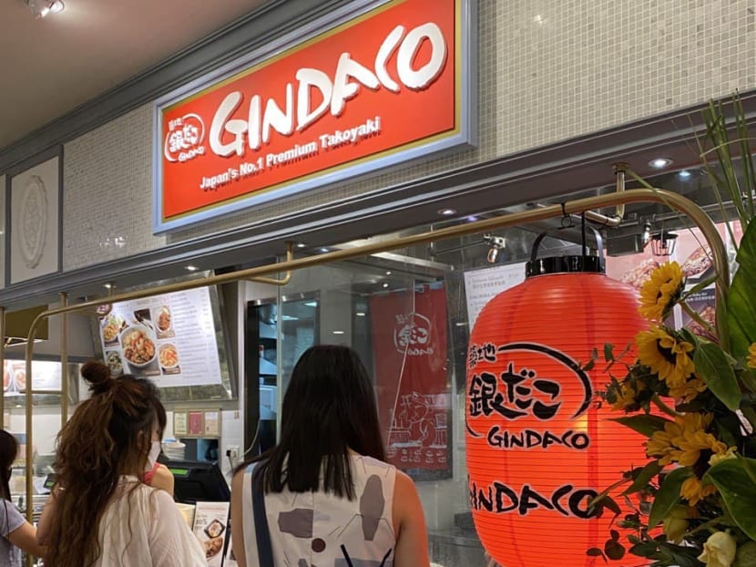 Hour-Long Queue At Takoyaki Chain Gindaco’s New 2nd Outlet At Orchard - TODAY