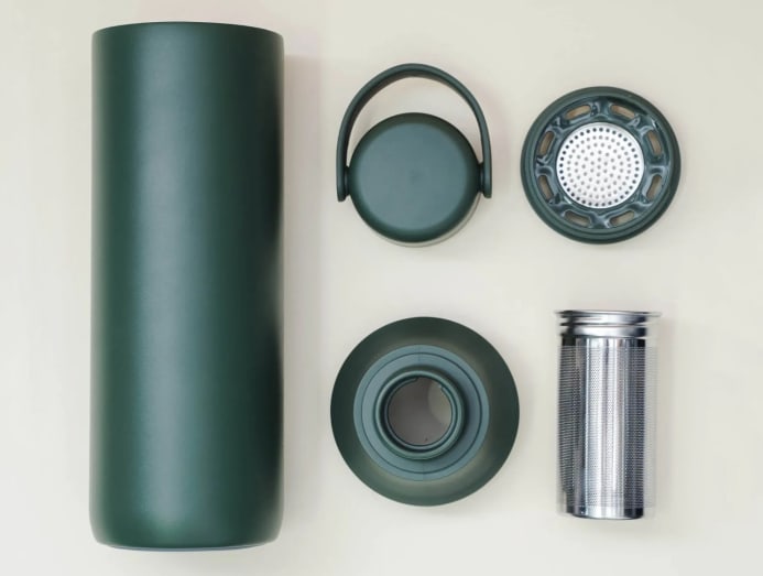 Water bottles to help you hydrate in the office and gym - CNA