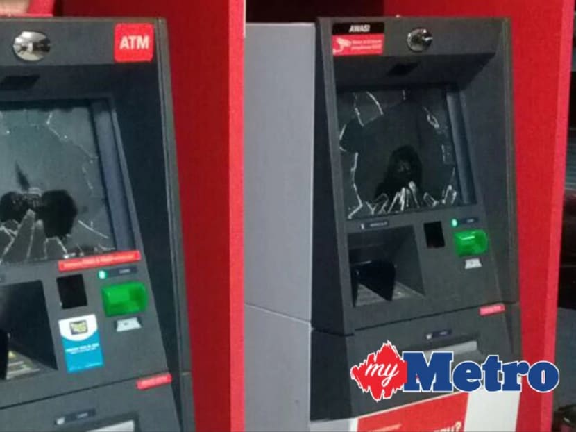 Man unleashes anger on ATMs after failing to withdraw money - TODAY
