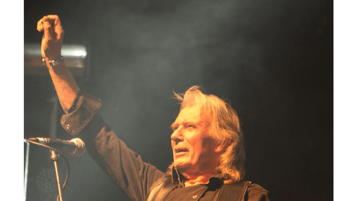 Motorhead's 'Fast' Eddie Clarke dies - 8days