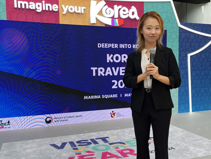 Meet the K-pop concert interpreter in Singapore who's impressed IU ...