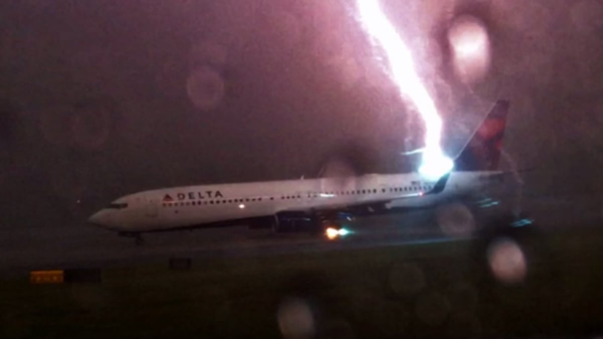 Video captures plane on runway getting struck by lightning - TODAY