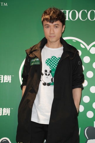 Leo Ku designs wedding gown for wife - 8days