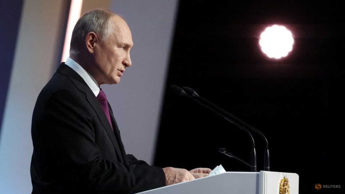Russias Putin Signs Decree On Autumn Military Conscription Today