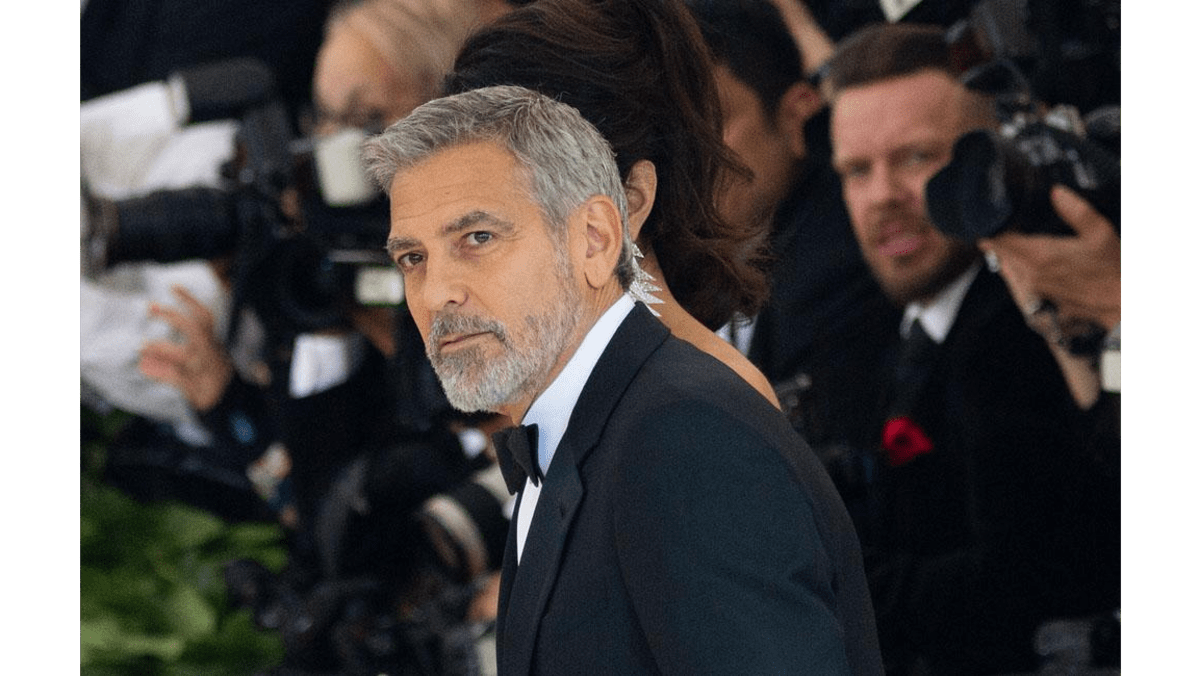George Clooney 'ganged up' on - 8days