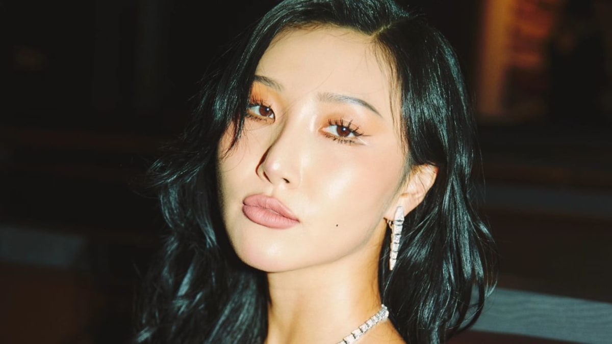K-pop group Mamamoo's Hwasa reportedly dating a businessman 12 years ...