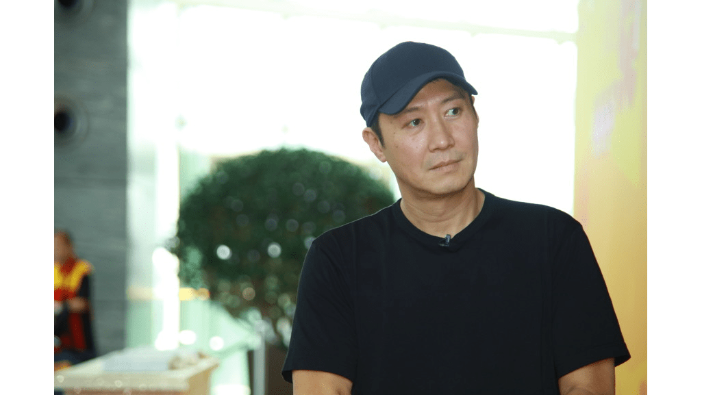 Leon Lai climbs 50 storeys for charity - 8days