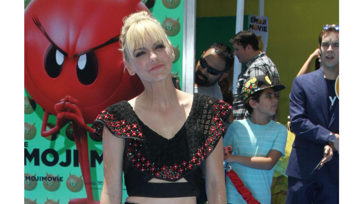 Anna Faris felt angered by social media reaction to her split - 8days