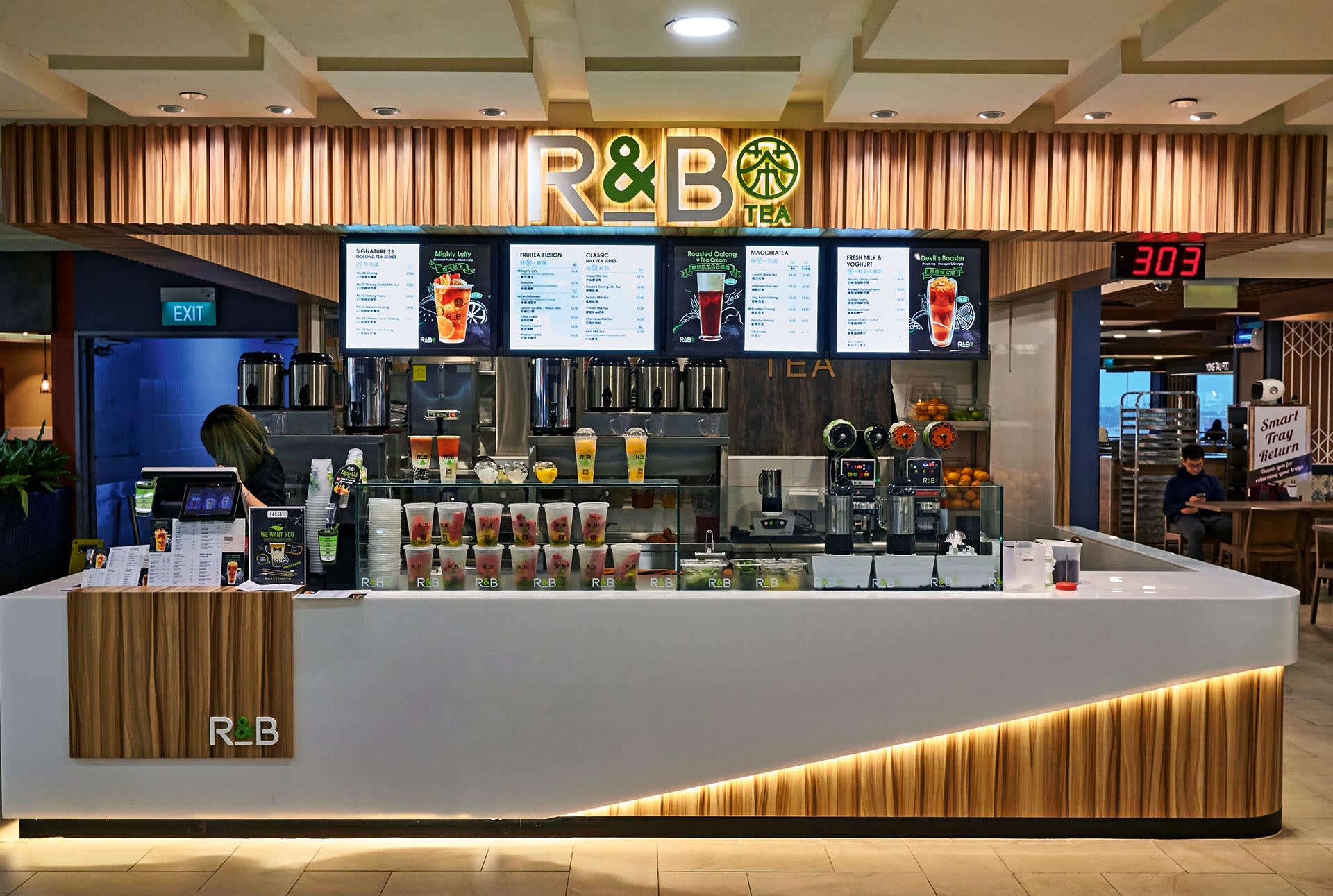 Forget Cheese Tea — Try Tea Cream-Topped Bubble Tea At R&B Tea - 8days