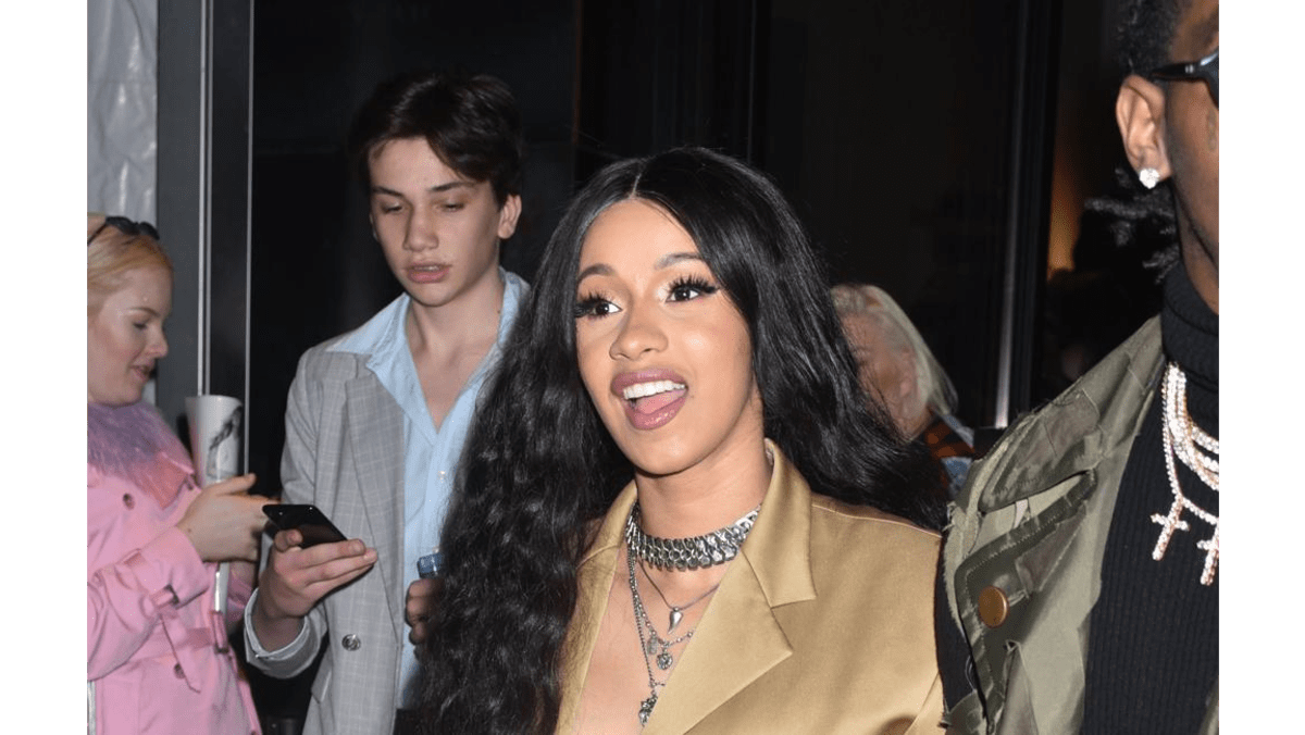 Cardi B counter-sues her ex-manager for $15 million - 8 Days