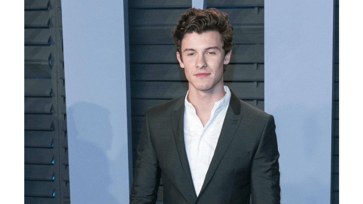 Shawn Mendes may shed golden boy image - 8 Days