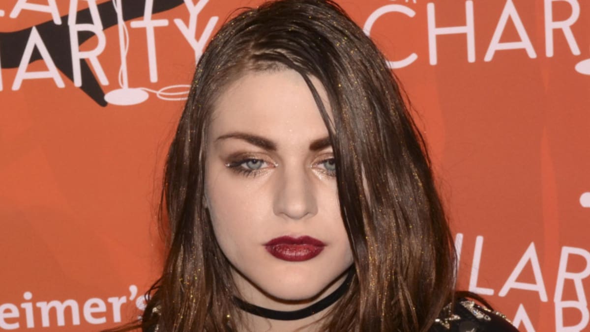 Frances Bean Earns $130K A Month Just From Being The Late Kurt Cobain's ...