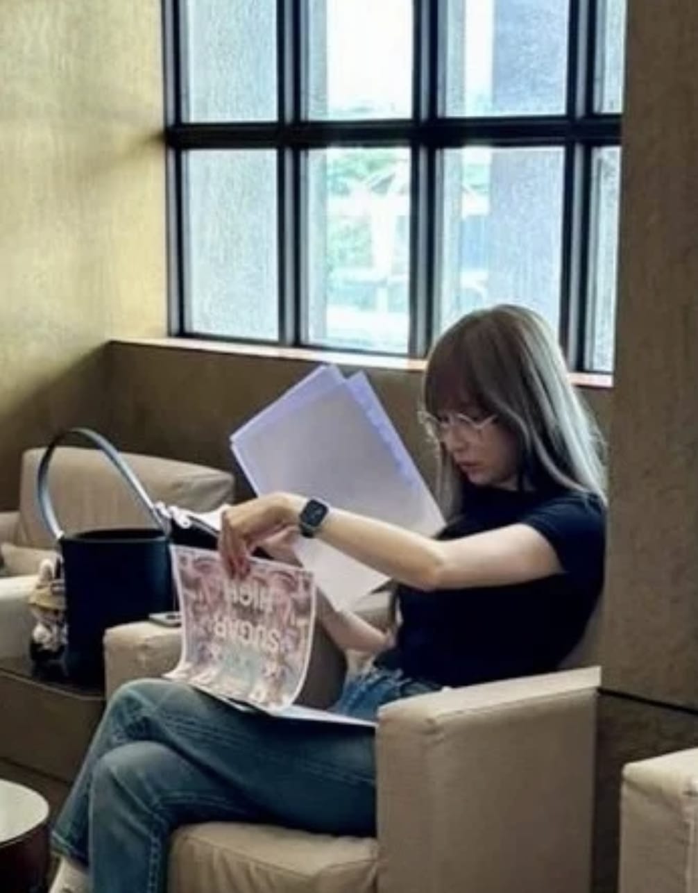 Cyndi Wang, 41, Really Doesn't Want Netizens To Think She Needs Reading Glasses - 8days