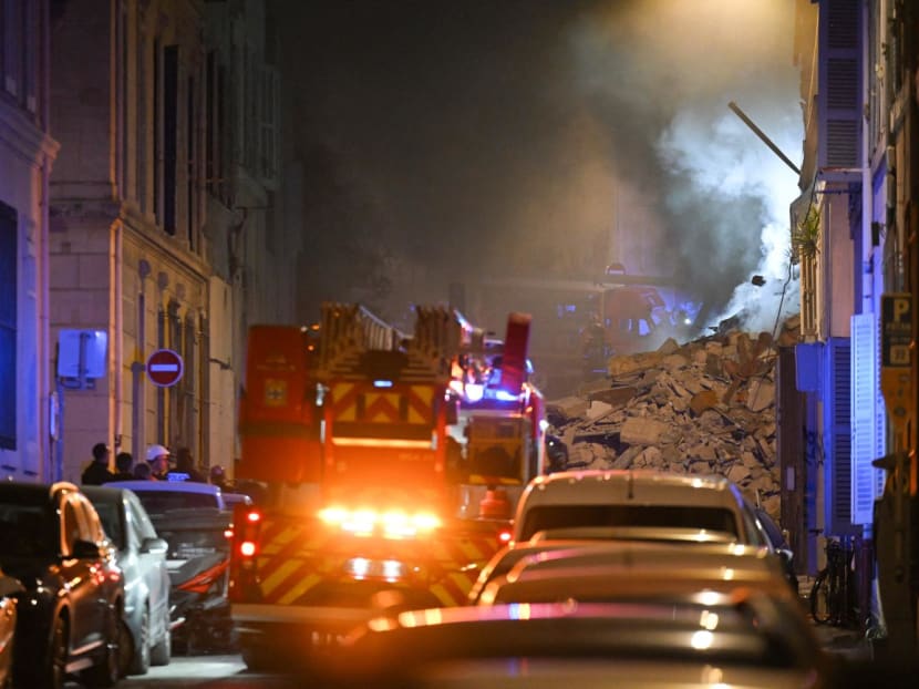 Eight missing after French building collapse - TODAY