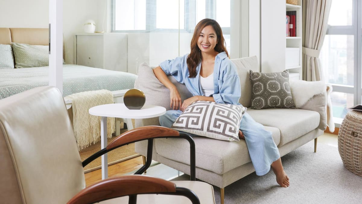 Host Lin Youyi Rented This 1-Room Tanjong Pagar Condo Instead Of Living In Her 1,000 Sq Ft ...