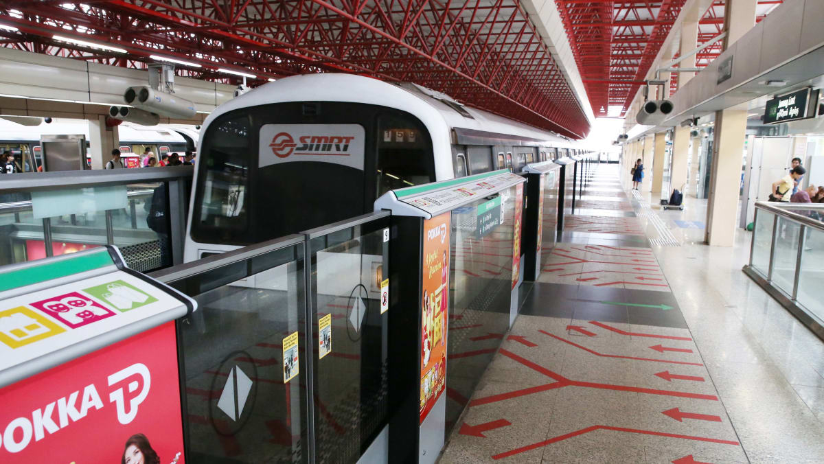 Signal and train faults delay rush-hour commute on Circle, East West ...