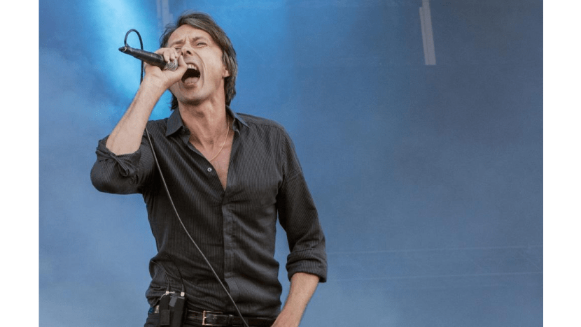 Brett Anderson embraces Suede's early days - 8days