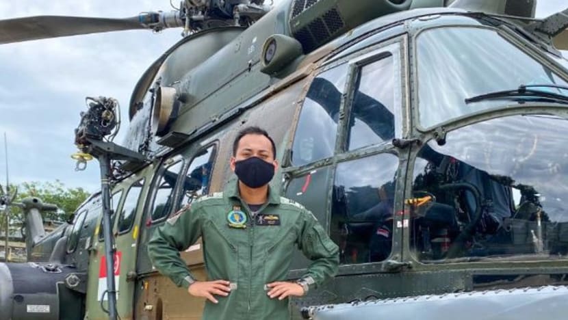 Kapten Muhammad Azlan terbang tinggi dalam RSAF; juruterbang Super Puma ...
