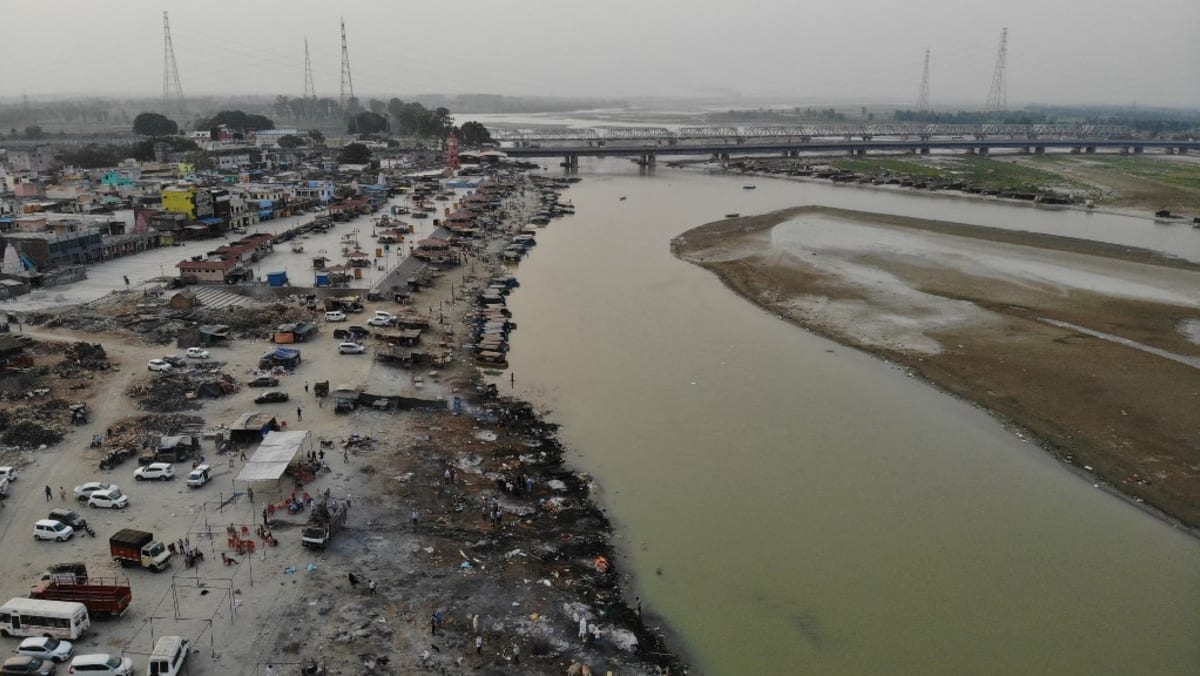 Net across Ganges to catch India Covid-19 corpses - TODAY