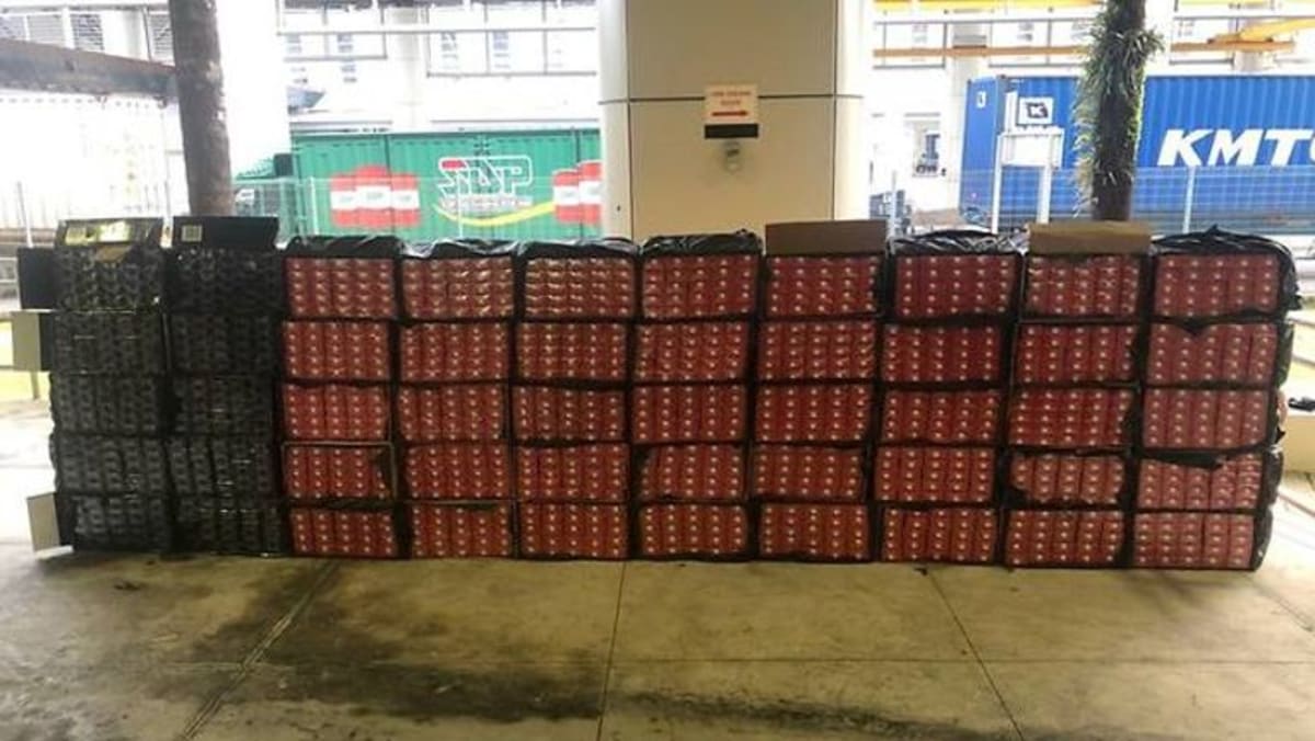 Lebih 7,500 karton rokok seludup disorok dalam 2 lori di Pusat ...