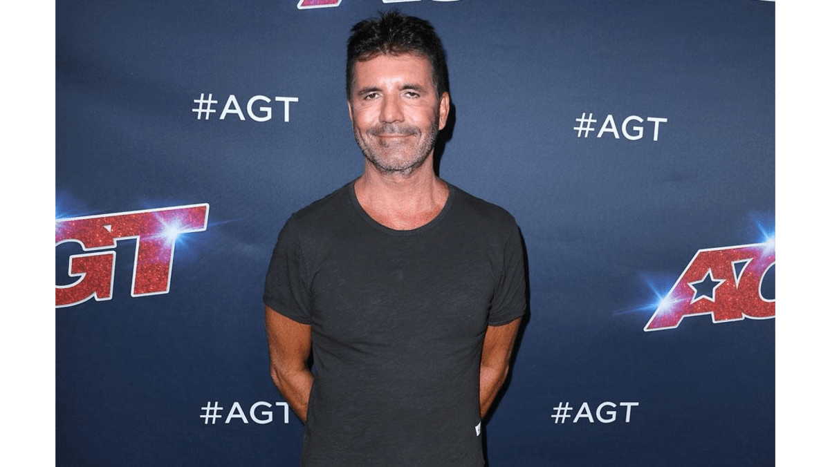 Simon Cowell denies gastric band after dropping 20lbs - 8days