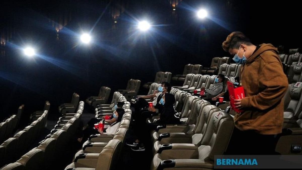 Pawagam dibenar beroperasi semula di M'sia bagi penonton sudah lengkap ...