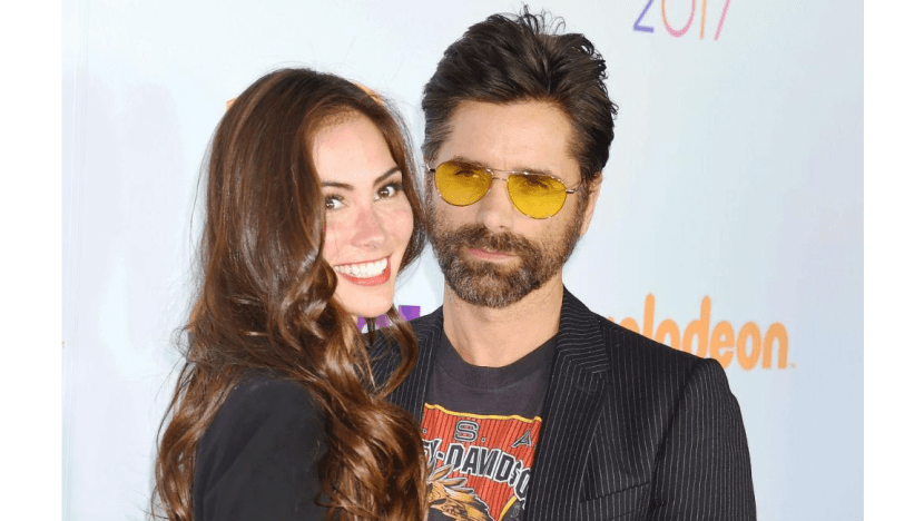 John Stamos to be a dad - 8days