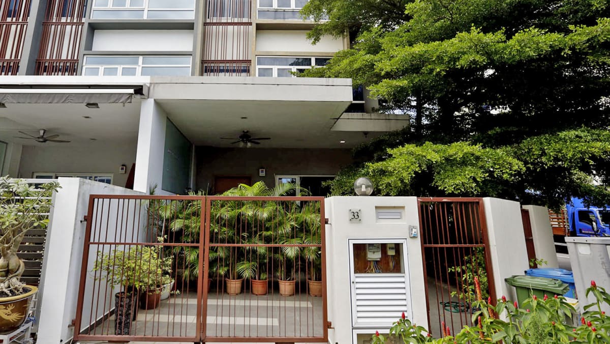 Disgruntled woman takes next-door neighbour to task over Airbnb rentals ...