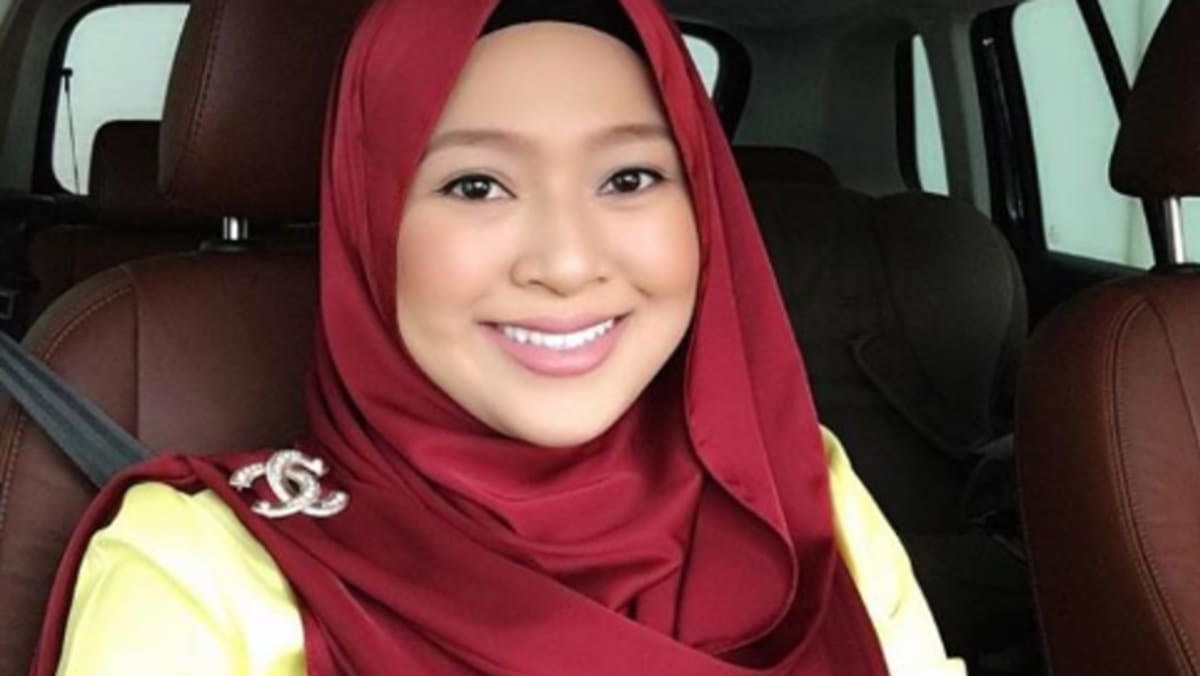 Penyanyi Sarah Aqilah didenda $30,600 atas 2 kesalahan elak bayar GST ...