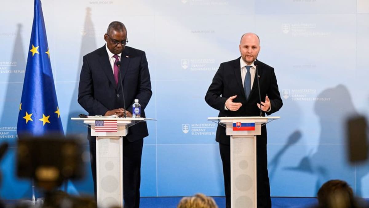 Slovakia says willing to provide Ukraine S-300s if NATO fills gap - CNA