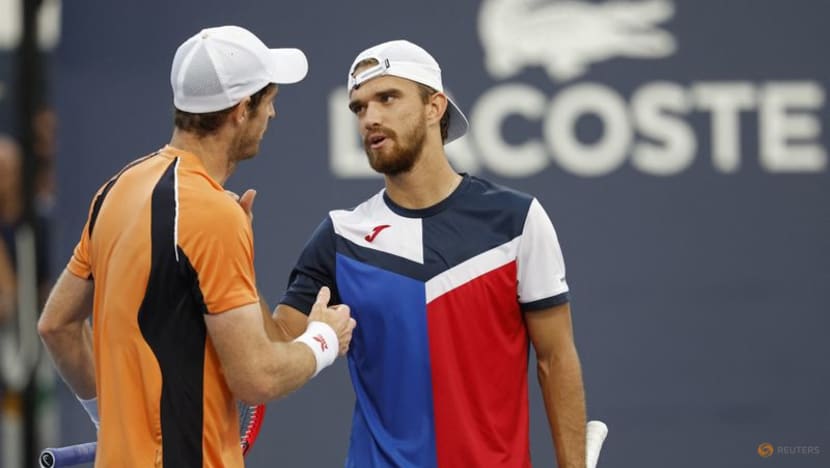 Murray gives fans an effort to remember in Miami swan song - CNA