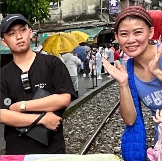 35岁已当奶奶！五宝妈希望鼓励大众 以正面面对 - 8world