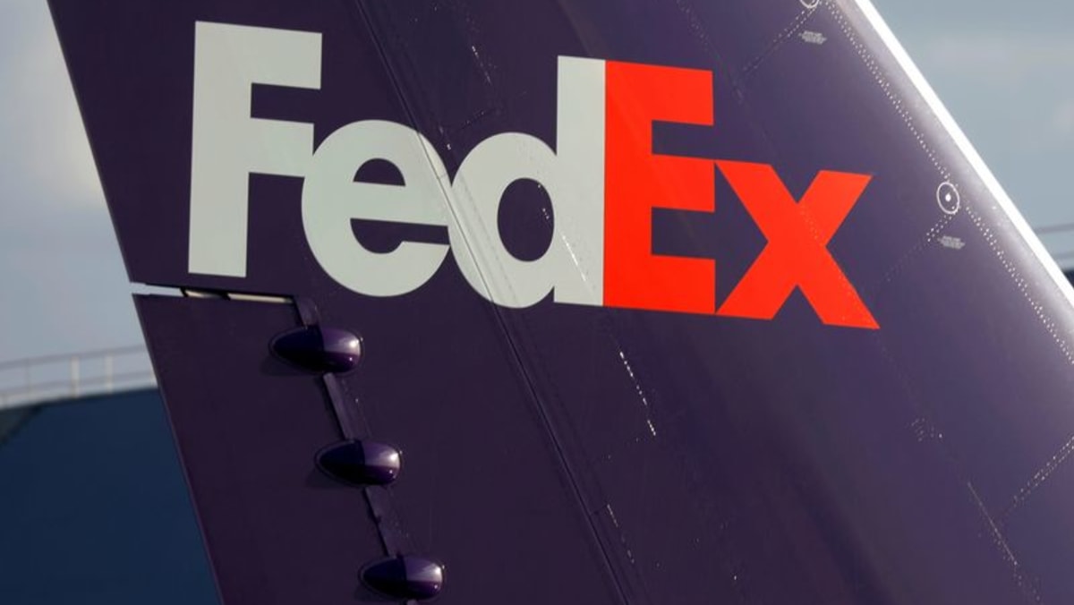 FedEx eyes freighter order as e-commerce soars -sources - CNA