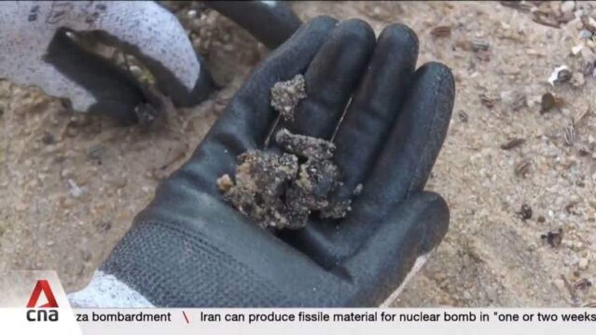 Over 50 volunteers help remove tar balls from East Coast Park beaches ...