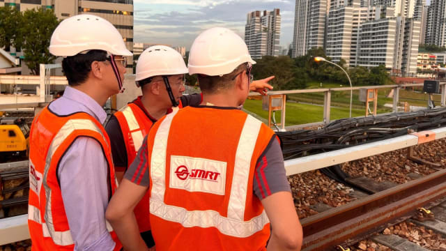 陆交局和SMRT连夜检查第一代列车 再投入使用 - 8world