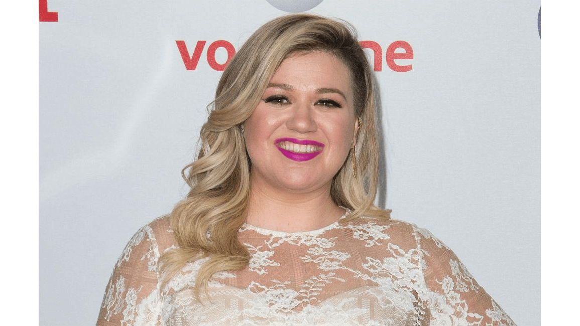 Kelly Clarkson's freedom record - 8days