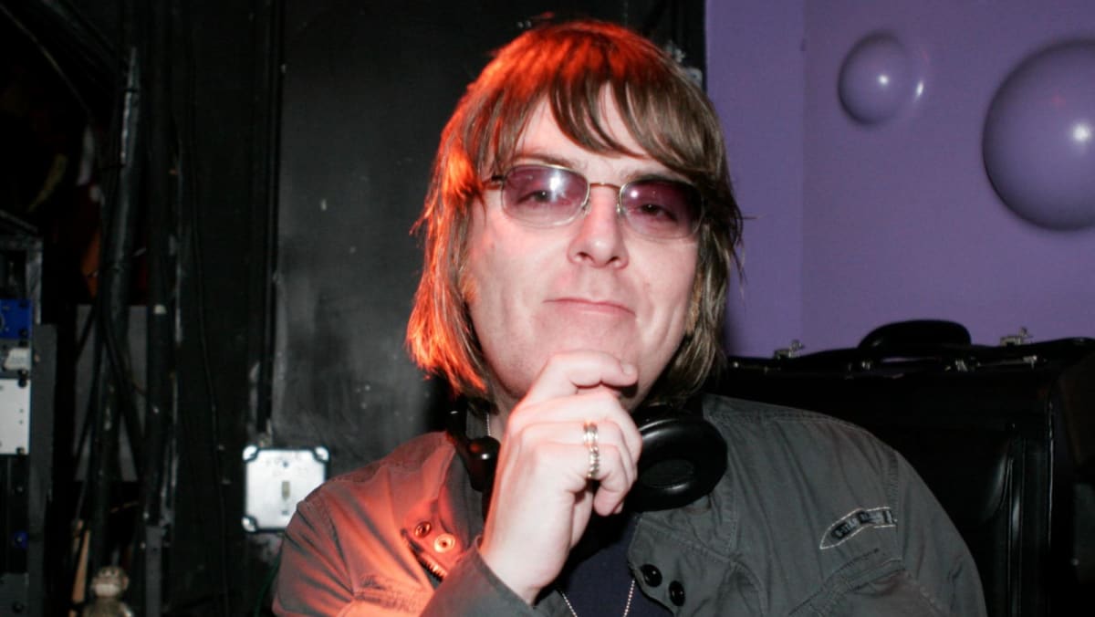 Musician Andy Rourke, bassist for The Smiths, dies aged 59 - CNA Lifestyle
