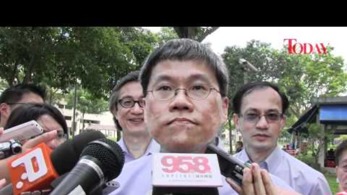 Hougang By-Election 2012: WP's Png Eng Huat at Hougang Ave 5, May 18 ...