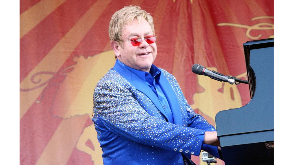 Sir Elton John 'paid £1m to sing at a star-studded wedding' - 8days
