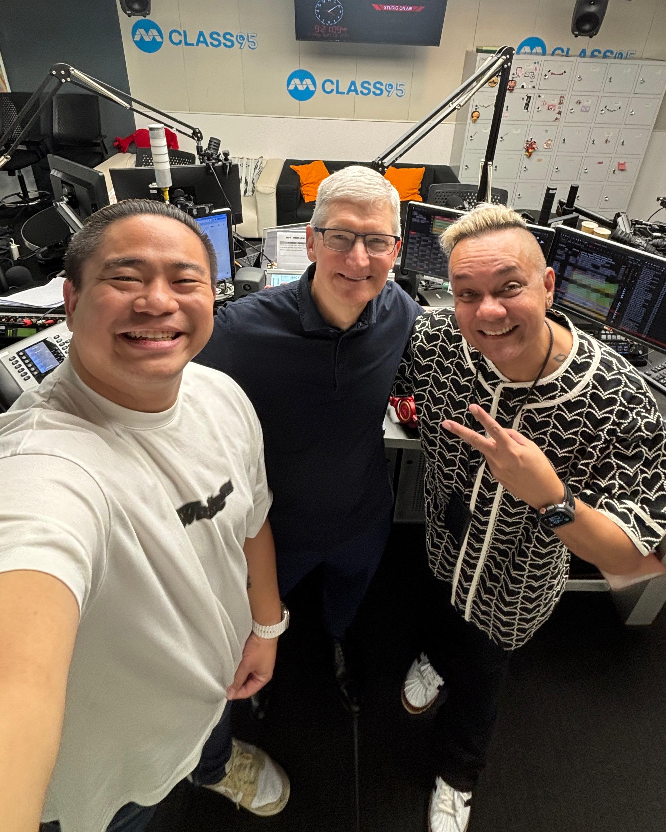 Is Apple CEO Tim Cook Secretly S’porean? He Correctly Guessed Local ...