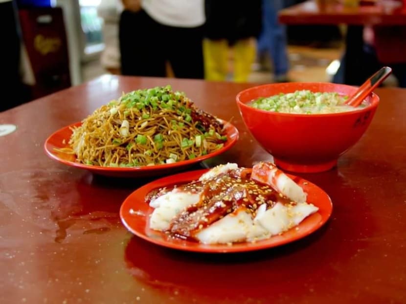 93-Year-Old Hawker Of Popular Albert Centre Fried Bee Hoon Stall Fatt ...