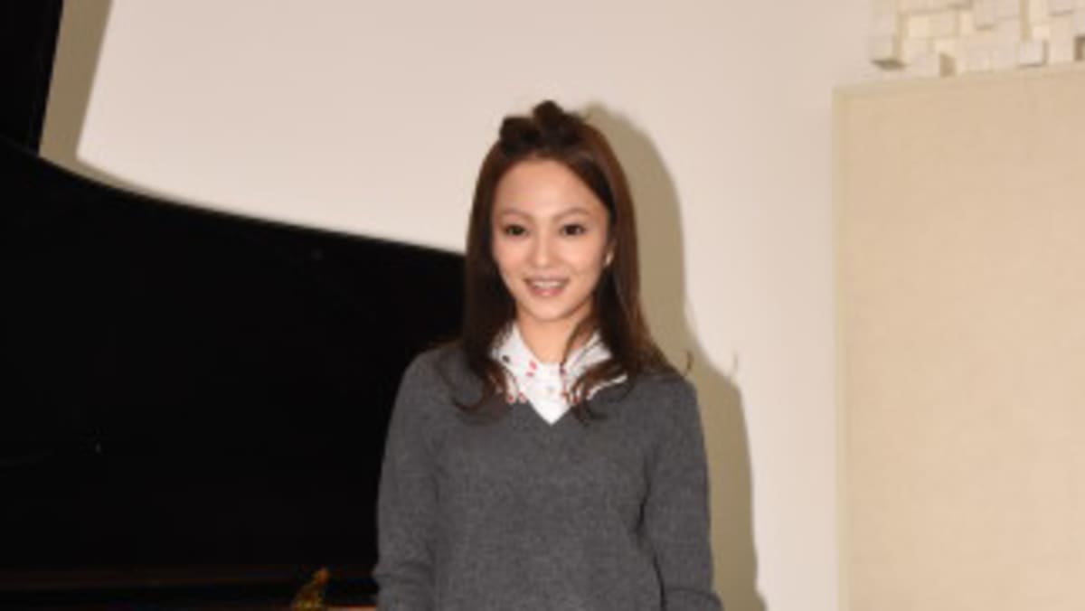 Angela Chang Records with a Faithful Fan - 8days